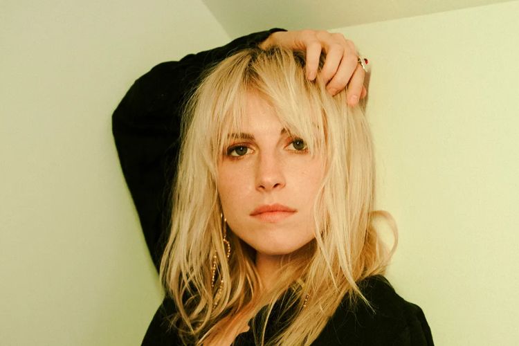 Hayley Williams: pubblicato il singolo “Leave It Alone” – Universo Rock ...